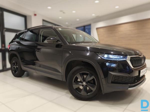 Черный Шкода Kodiaq 2023 в Рига, объемом двигателя 2.00 л и пробегом 224 тыс. км за 23990 €, фото 1 на AUTOMOTO.COM.LV