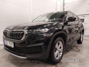 Melns Skoda Kodiaq 2023 Tallina, ar dzinēja tilpumu 2.00 L un nobraukumu 72 tūkst. km par 35900 €, foto  vietnē AUTOMOTO.COM.LV