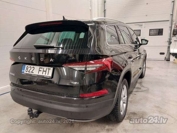Melns Skoda Kodiaq 2023 Tallina, ar dzinēja tilpumu 2.00 L un nobraukumu 72 tūkst. km par 35900 €, foto 2 vietnē AUTOMOTO.COM.LV