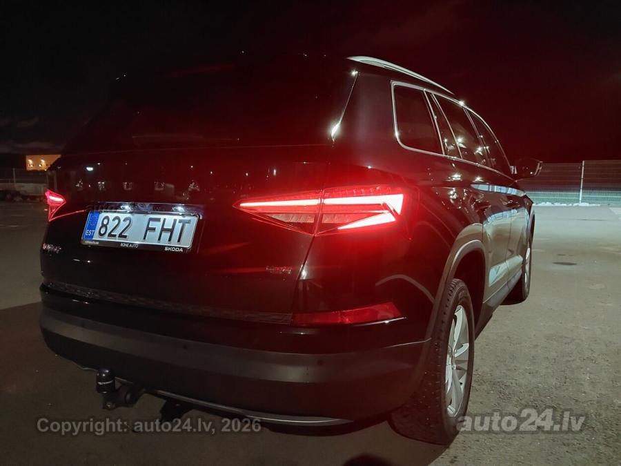 Melns Skoda Kodiaq 2023 Tallina, ar dzinēja tilpumu 2.00 L un nobraukumu 72 tūkst. km par 35900 €, foto 18 vietnē AUTOMOTO.COM.LV