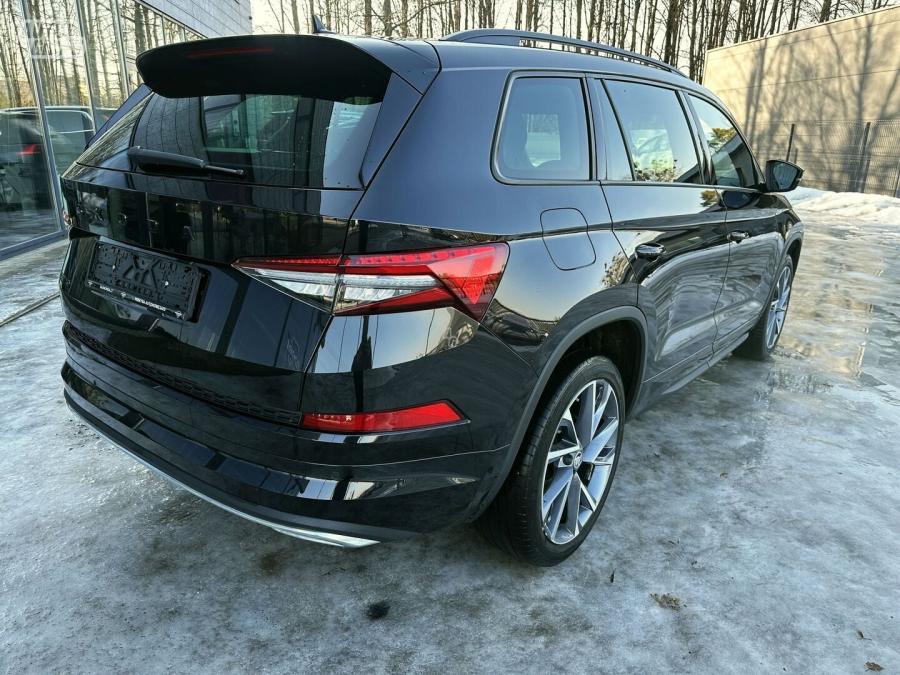 Black Skoda Kodiaq 2023 in Kaunas, with an engine capacity of 1.50 L and mileage of 188 thousand km for 25300 €, photo 3 on AUTOMOTO.COM.LV