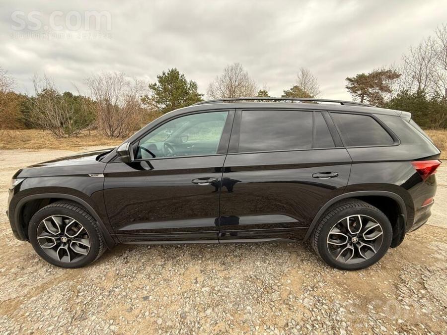 Black Skoda Kodiaq 2023 in Liepaja, with an engine capacity of 2.00 L and mileage of 89 thousand km for 35900 €, photo 2 on AUTOMOTO.COM.LV