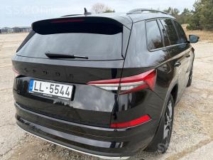 Black Skoda Kodiaq 2023 in Liepaja, with an engine capacity of 2.00 L and mileage of 89 thousand km for 35900 €, photo 6 on AUTOMOTO.COM.LV