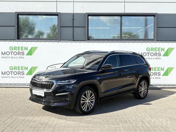 Черный Шкода Kodiaq 2023 в Рига, объемом двигателя 2.00 л и пробегом 48 тыс. км за 35000 €, фото 1 на AUTOMOTO.COM.LV