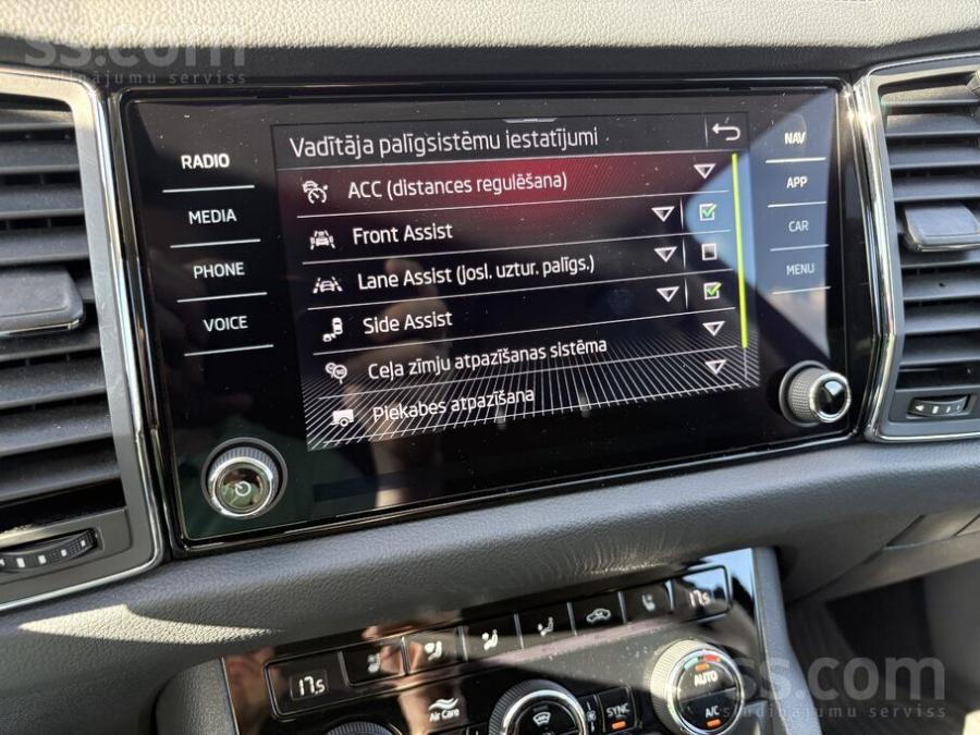 Черный Шкода Kodiaq 2023 в Рига, объемом двигателя 2.00 л и пробегом 48 тыс. км за 35000 €, фото 31 на AUTOMOTO.COM.LV