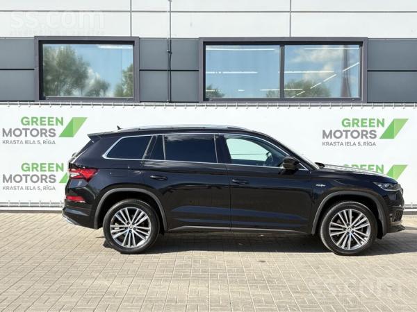Черный Шкода Kodiaq 2023 в Рига, объемом двигателя 2.00 л и пробегом 48 тыс. км за 35000 €, фото 5 на AUTOMOTO.COM.LV