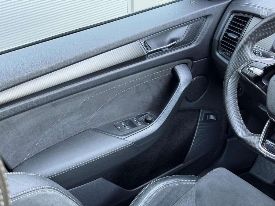 Melns Skoda Kodiaq 2023 Šauļi, ar dzinēja tilpumu 1.50 L un nobraukumu 188 tūkst. km par 24188 €, foto 21 vietnē AUTOMOTO.COM.LV