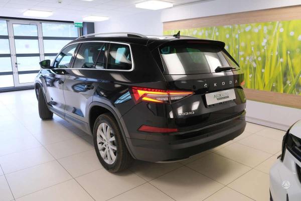 Черный Шкода Kodiaq 2023 в Вильнюс, объемом двигателя 1.98 л и пробегом 120 тыс. км за 29500 €, фото 4 на AUTOMOTO.COM.LV