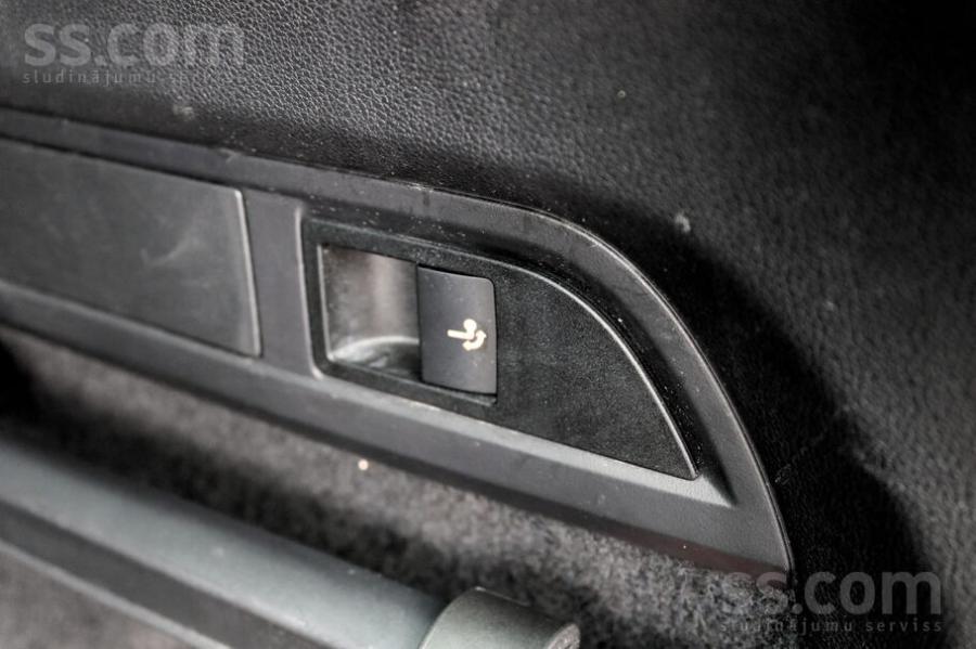 Черный Шкода Kodiaq 2023 в Рига, объемом двигателя 2.00 л и пробегом 92 тыс. км за 27600 €, фото 28 на AUTOMOTO.COM.LV