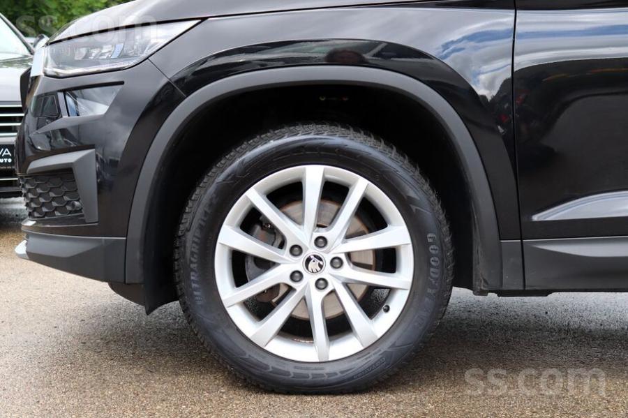 Черный Шкода Kodiaq 2023 в Рига, объемом двигателя 2.00 л и пробегом 92 тыс. км за 27600 €, фото 31 на AUTOMOTO.COM.LV