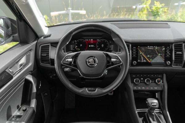 Black Skoda Kodiaq 2023 in Vilnius, with an engine capacity of 2.00 L and mileage of 163 thousand km for 27700 €, photo 10 on AUTOMOTO.COM.LV