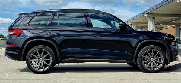 Black Skoda Kodiaq 2023 in Vilnius, with an engine capacity of 1.97 L and mileage of 239 thousand km for 27850 €, photo 3 on AUTOMOTO.COM.LV