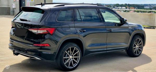 Black Skoda Kodiaq 2023 in Vilnius, with an engine capacity of 1.97 L and mileage of 239 thousand km for 27850 €, photo 8 on AUTOMOTO.COM.LV