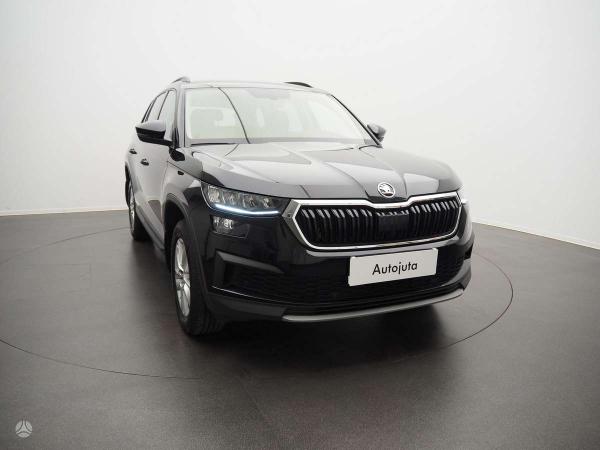 Black Skoda Kodiaq 2023 in Vilnius, with an engine capacity of 1.97 L and mileage of 103 thousand km for 25500 €, photo 3 on AUTOMOTO.COM.LV