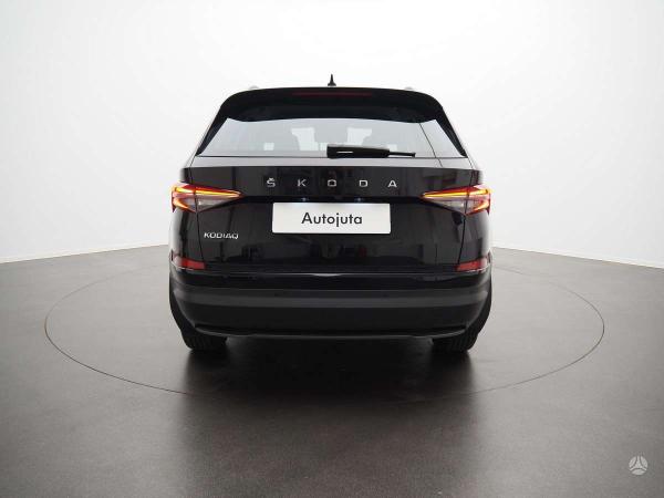 Black Skoda Kodiaq 2023 in Vilnius, with an engine capacity of 1.97 L and mileage of 103 thousand km for 25500 €, photo 5 on AUTOMOTO.COM.LV