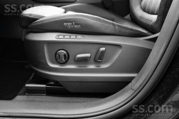 Black Skoda Kodiaq 2023 in Riga, with an engine capacity of 2.00 L and mileage of 122 thousand km for 27000 €, photo 7 on AUTOMOTO.COM.LV