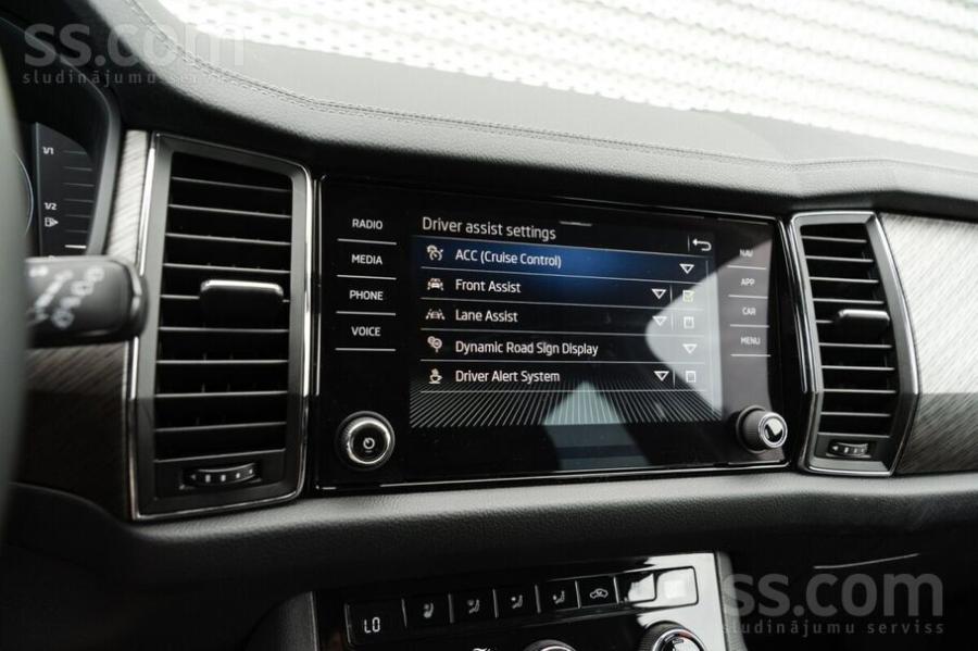 Melns Skoda Kodiaq 2023 Rīga, ar dzinēja tilpumu 2.00 L un nobraukumu 122 tūkst. km par 27000 €, foto 20 vietnē AUTOMOTO.COM.LV