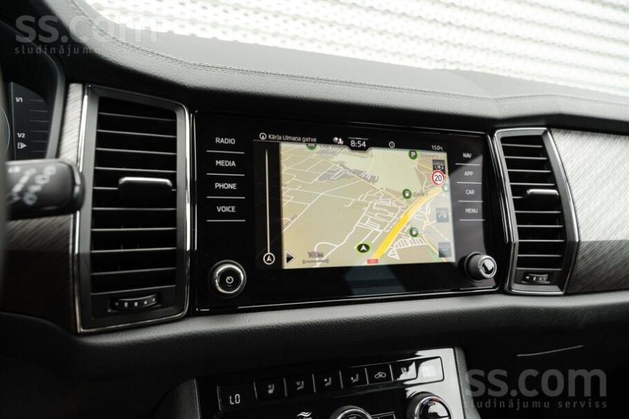 Melns Skoda Kodiaq 2023 Rīga, ar dzinēja tilpumu 2.00 L un nobraukumu 122 tūkst. km par 27000 €, foto 24 vietnē AUTOMOTO.COM.LV