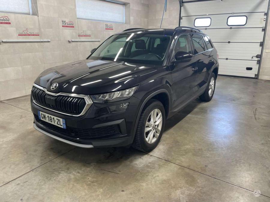 Black Skoda Kodiaq 2023 in Marijampole, with an engine capacity of 1.50 L and mileage of 135 thousand km for 20812 €, photo 1 on AUTOMOTO.COM.LV