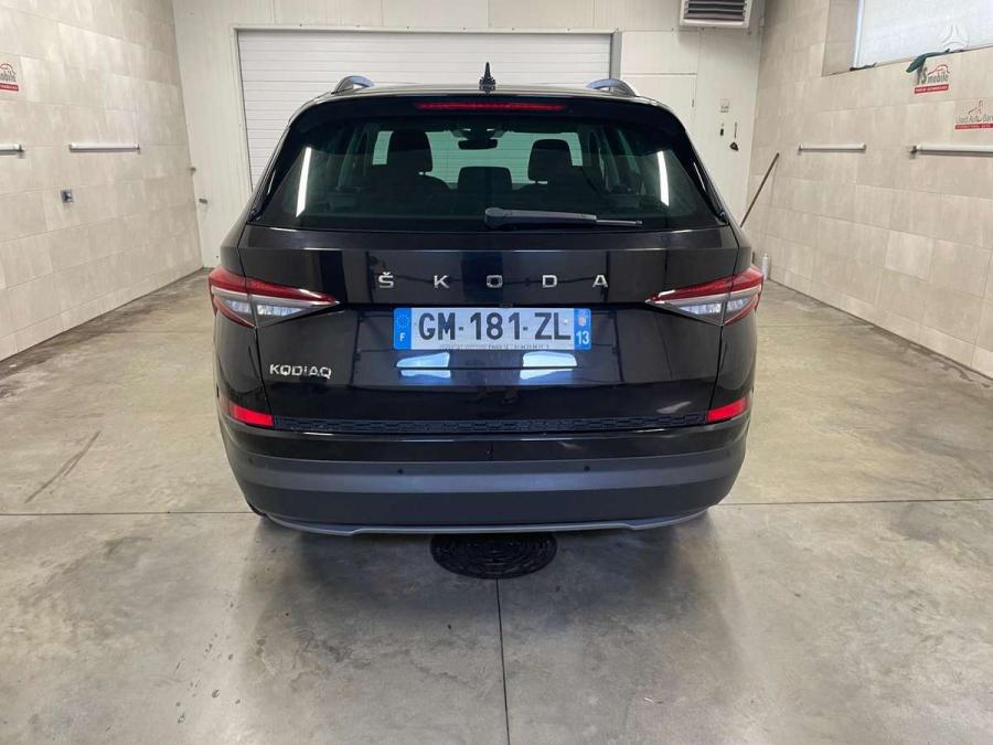 Black Skoda Kodiaq 2023 in Marijampole, with an engine capacity of 1.50 L and mileage of 135 thousand km for 20812 €, photo 6 on AUTOMOTO.COM.LV