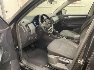 Black Skoda Kodiaq 2023 in Marijampole, with an engine capacity of 1.50 L and mileage of 135 thousand km for 20812 €, photo 8 on AUTOMOTO.COM.LV