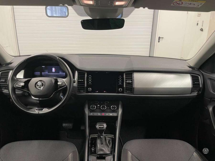 Black Skoda Kodiaq 2023 in Marijampole, with an engine capacity of 1.50 L and mileage of 135 thousand km for 20812 €, photo 9 on AUTOMOTO.COM.LV