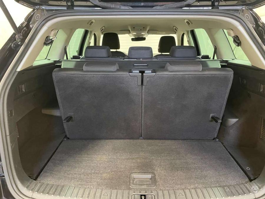 Black Skoda Kodiaq 2023 in Marijampole, with an engine capacity of 1.50 L and mileage of 135 thousand km for 20812 €, photo 17 on AUTOMOTO.COM.LV