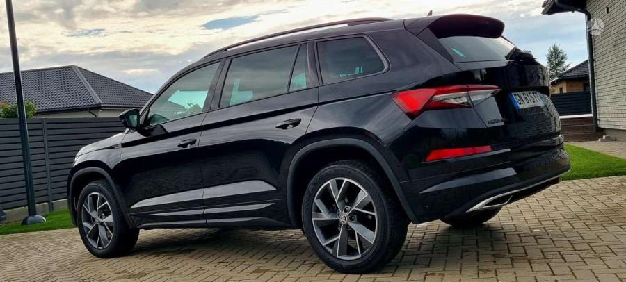 Black Skoda Kodiaq 2023 in Vilnius, with an engine capacity of 1.97 L and mileage of 166 thousand km for 24850 €, photo 5 on AUTOMOTO.COM.LV