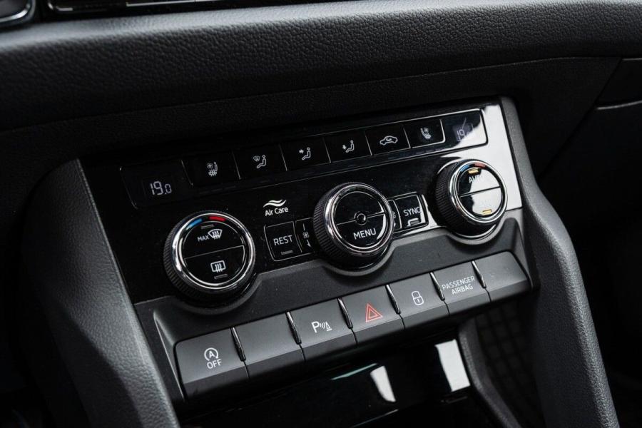 Черный Шкода Kodiaq 2023 в Елгава, объемом двигателя 2.00 л и пробегом 158 тыс. км за 29250 €, фото 23 на AUTOMOTO.COM.LV