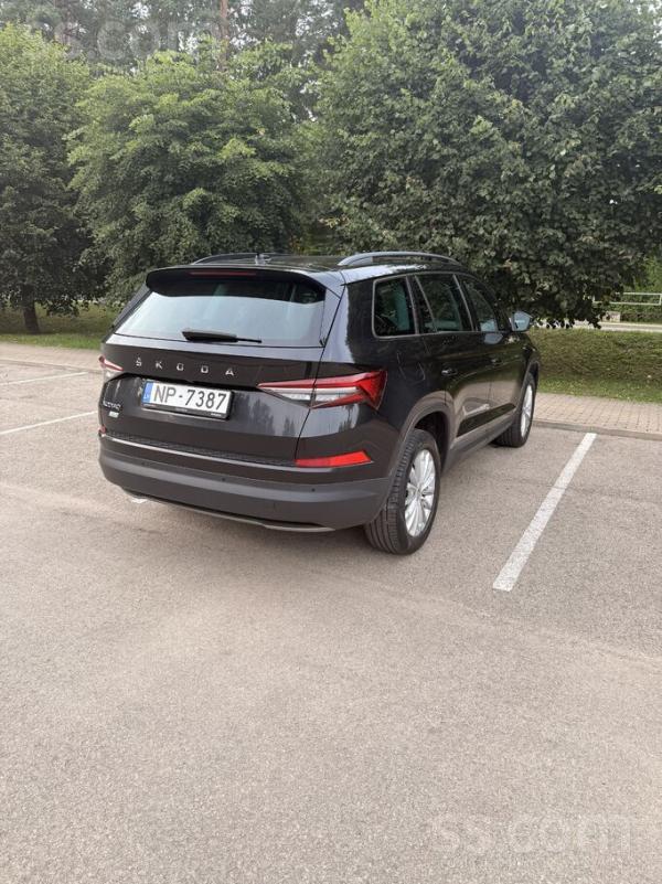 Melns Skoda Kodiaq 2023 Ogre, ar dzinēja tilpumu 1.50 L un nobraukumu 85 tūkst. km par 27590 €, foto 6 vietnē AUTOMOTO.COM.LV