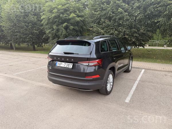 Melns Skoda Kodiaq 2023 Ogre, ar dzinēja tilpumu 1.50 L un nobraukumu 85 tūkst. km par 27590 €, foto 7 vietnē AUTOMOTO.COM.LV
