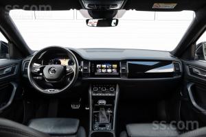 Melns Skoda Kodiaq 2023 Rīga, ar dzinēja tilpumu 2.00 L un nobraukumu 132 tūkst. km par 32950 €, foto 10 vietnē AUTOMOTO.COM.LV
