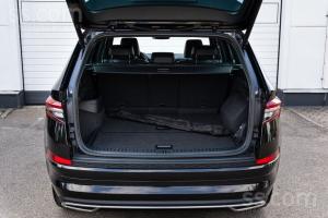 Melns Skoda Kodiaq 2023 Rīga, ar dzinēja tilpumu 2.00 L un nobraukumu 132 tūkst. km par 32950 €, foto 21 vietnē AUTOMOTO.COM.LV