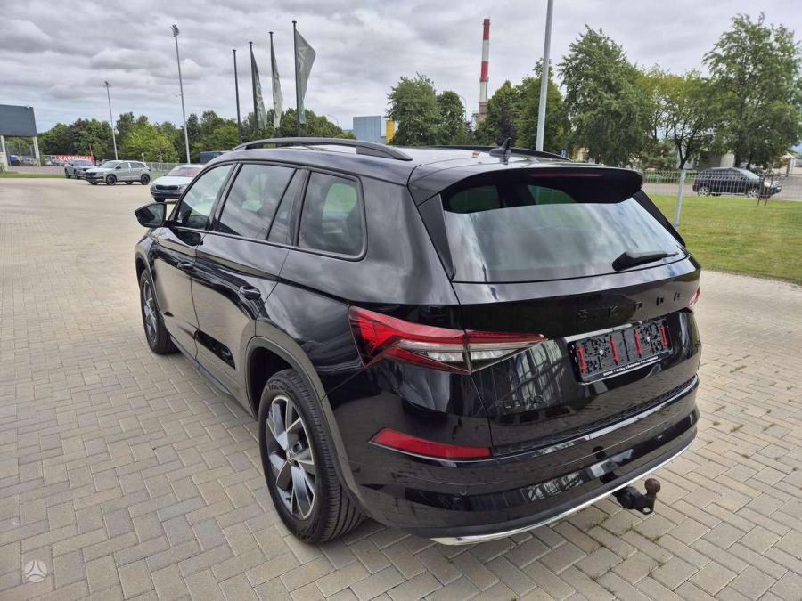 Melns Skoda Kodiaq 2023 Šauļi, ar dzinēja tilpumu 1.97 L un nobraukumu 213 tūkst. km par 27700 €, foto 4 vietnē AUTOMOTO.COM.LV