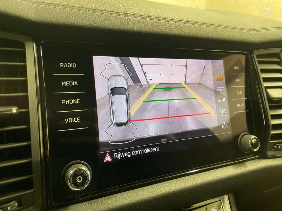 Melns Skoda Kodiaq 2023 Marijampole, ar dzinēja tilpumu 1.50 L un nobraukumu 200 tūkst. km par 23474 €, foto 20 vietnē AUTOMOTO.COM.LV