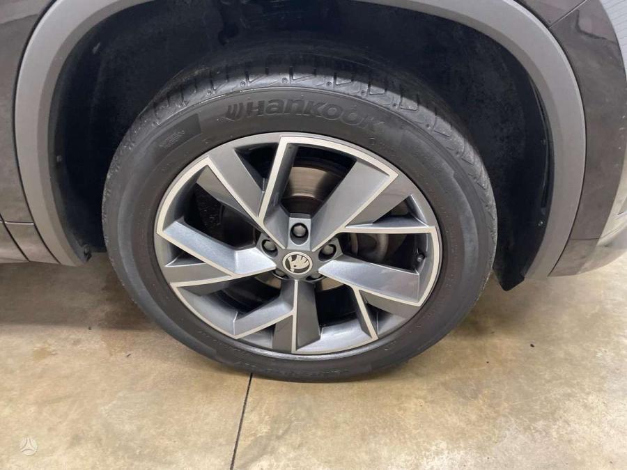 Melns Skoda Kodiaq 2023 Marijampole, ar dzinēja tilpumu 1.50 L un nobraukumu 200 tūkst. km par 23474 €, foto 23 vietnē AUTOMOTO.COM.LV
