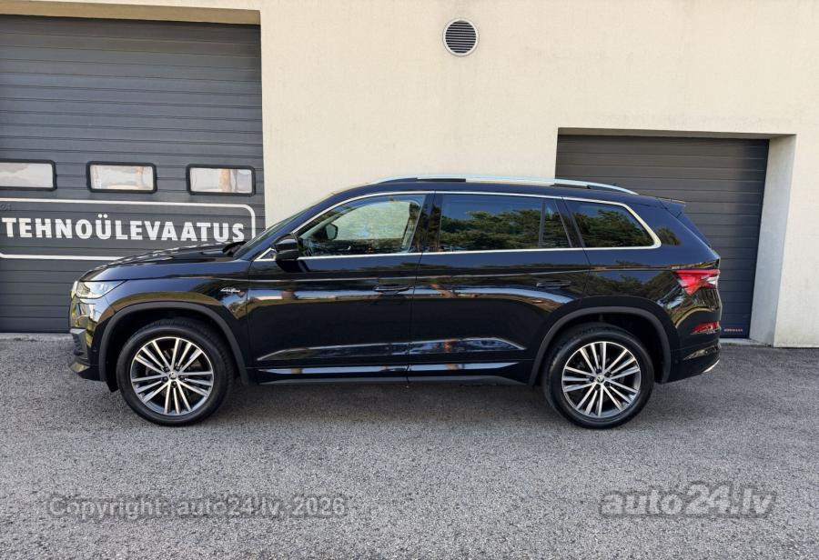 Melns Skoda Kodiaq 2023 Pērnava, ar dzinēja tilpumu 2.00 L un nobraukumu 67 tūkst. km par 35990 €, foto 3 vietnē AUTOMOTO.COM.LV