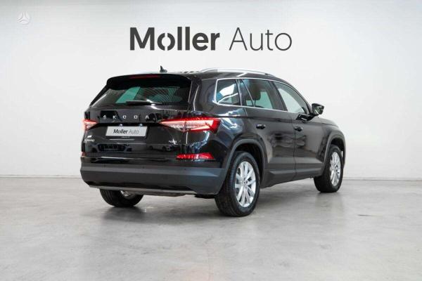 Black Skoda Kodiaq 2023 in Vilnius, with an engine capacity of 2.00 L and mileage of 118 thousand km for 28050 €, photo 4 on AUTOMOTO.COM.LV