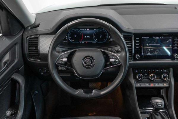 Black Skoda Kodiaq 2023 in Vilnius, with an engine capacity of 2.00 L and mileage of 118 thousand km for 28050 €, photo 10 on AUTOMOTO.COM.LV