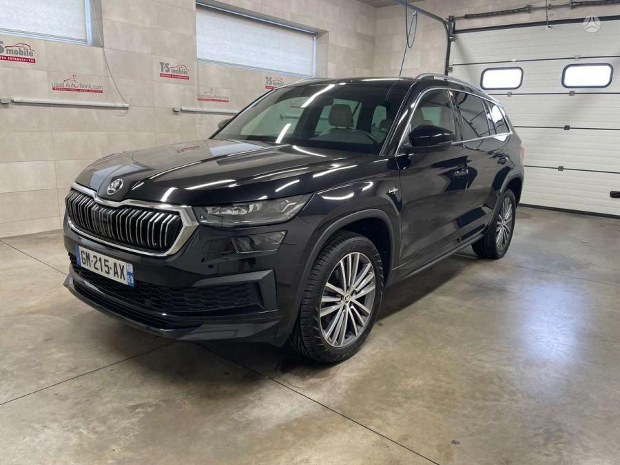 Melns Skoda Kodiaq 2023 Marijampole, ar dzinēja tilpumu 1.50 L un nobraukumu 60 tūkst. km par 33868 €, foto 1 vietnē AUTOMOTO.COM.LV