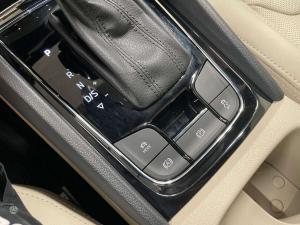 Melns Skoda Kodiaq 2023 Marijampole, ar dzinēja tilpumu 1.50 L un nobraukumu 60 tūkst. km par 33868 €, foto 20 vietnē AUTOMOTO.COM.LV