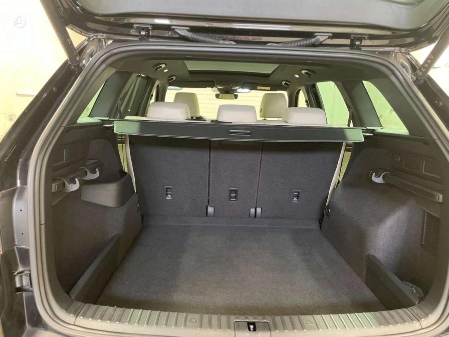 Melns Skoda Kodiaq 2023 Marijampole, ar dzinēja tilpumu 1.50 L un nobraukumu 60 tūkst. km par 33868 €, foto 24 vietnē AUTOMOTO.COM.LV