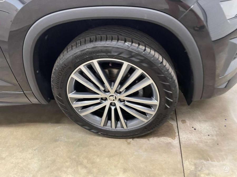 Melns Skoda Kodiaq 2023 Marijampole, ar dzinēja tilpumu 1.50 L un nobraukumu 60 tūkst. km par 33868 €, foto 27 vietnē AUTOMOTO.COM.LV