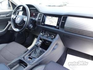 Melns Skoda Kodiaq 2023 Tallina, ar dzinēja tilpumu 2.00 L un nobraukumu 144 tūkst. km par 26900 €, foto 15 vietnē AUTOMOTO.COM.LV