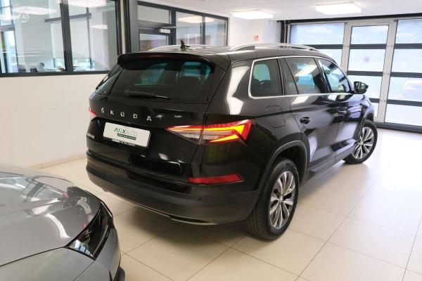 Black Skoda Kodiaq 2023 in Vilnius, with an engine capacity of 1.97 L and mileage of 172 thousand km for 23100 €, photo 3 on AUTOMOTO.COM.LV