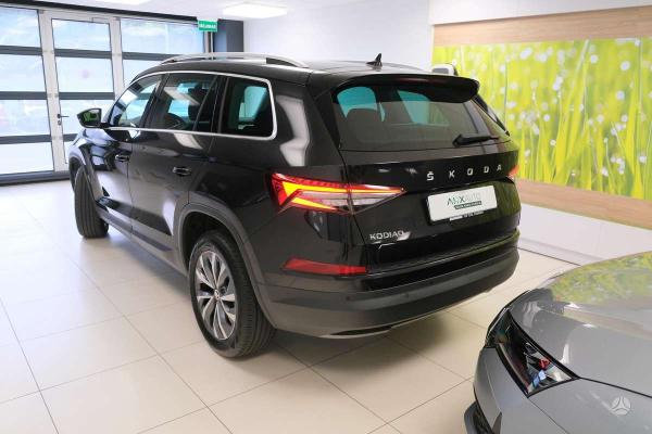 Black Skoda Kodiaq 2023 in Vilnius, with an engine capacity of 1.97 L and mileage of 172 thousand km for 23100 €, photo 5 on AUTOMOTO.COM.LV