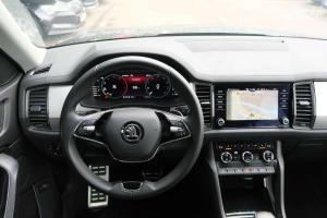Black Skoda Kodiaq 2023 in Vilnius, with an engine capacity of 1.97 L and mileage of 172 thousand km for 23100 €, photo 6 on AUTOMOTO.COM.LV