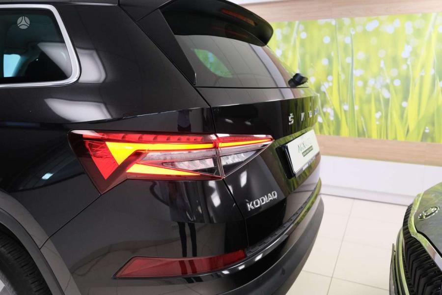 Black Skoda Kodiaq 2023 in Vilnius, with an engine capacity of 1.97 L and mileage of 172 thousand km for 23100 €, photo 7 on AUTOMOTO.COM.LV