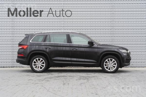 Skoda Kodiaq 2023 in Riga on AUTOMOTO.COM.LV Black Skoda Kodiaq 2023 in Riga, with an engine capacity of 1.50 L and mileage of 125 thousand km for 28650 €, photo 6 on AUTOMOTO.COM.LV
