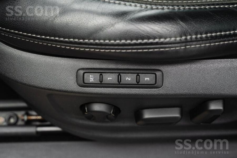Black Skoda Kodiaq 2023 in Riga, with an engine capacity of 1.50 L and mileage of 125 thousand km for 28650 €, photo 9 on AUTOMOTO.COM.LV